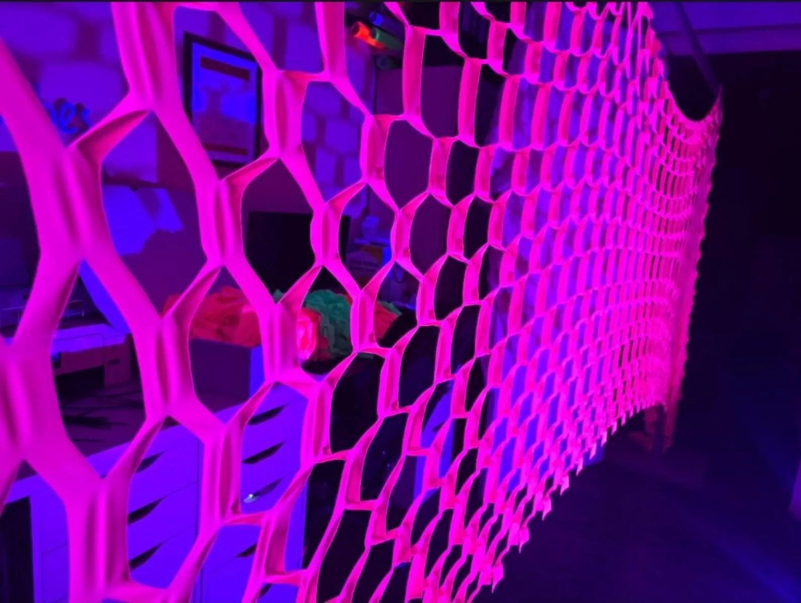 UV Décor Pink Camo Netting Pink Ceiling Decoration – Lay-z-days Event's™